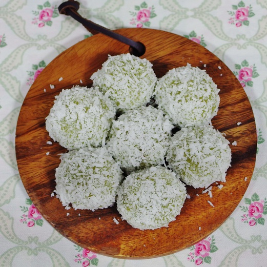 Ondeh Ondeh Recipe (Glutinous Rice Balls) | Spring Tomorrow