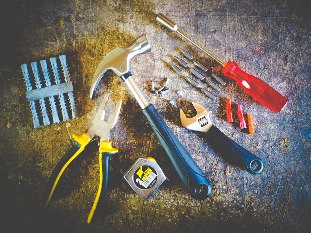 Essential Hand Tools Every DIY Homeowner Should Own